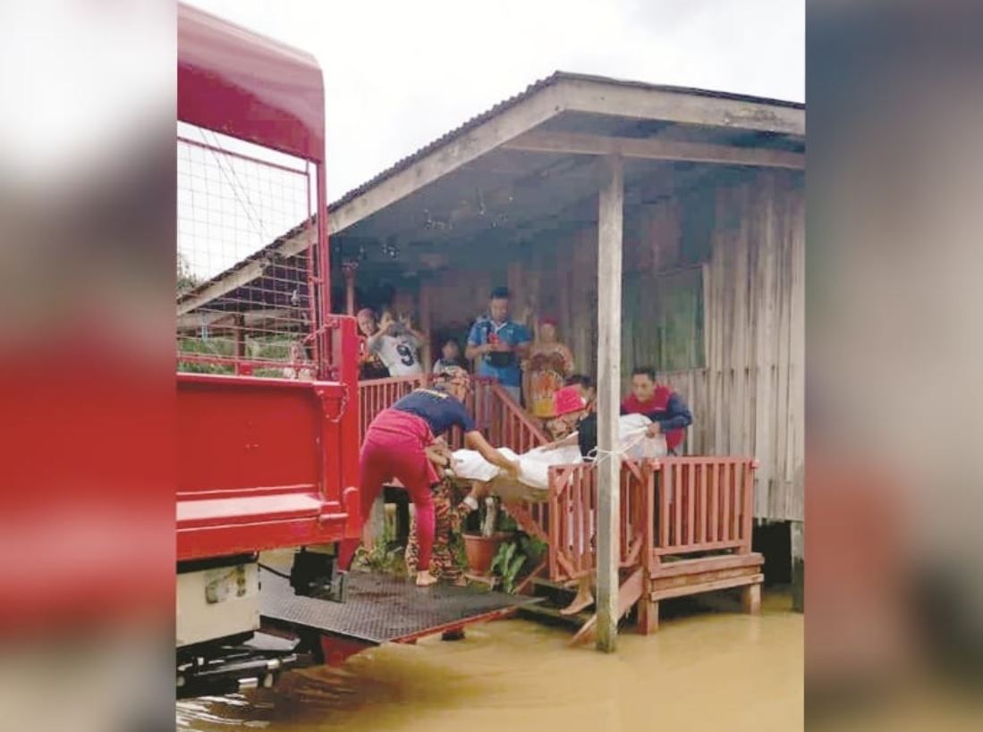 Pesakit strok terperangkap dalam banjir